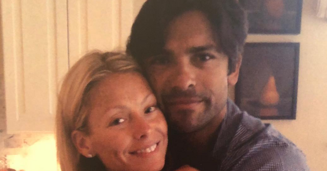 Kelly Ripa Without Makeup: See Photos of the TV Star Bare-Faced