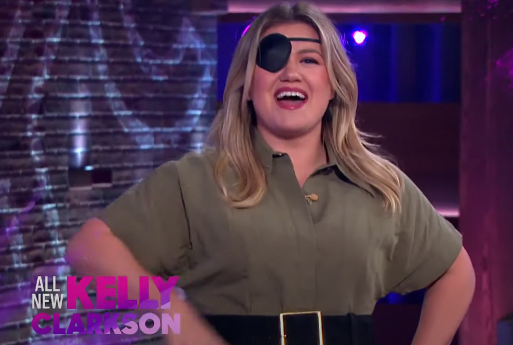 What Happened to Kelly Clarkson's Eye? Fans Are Concerned