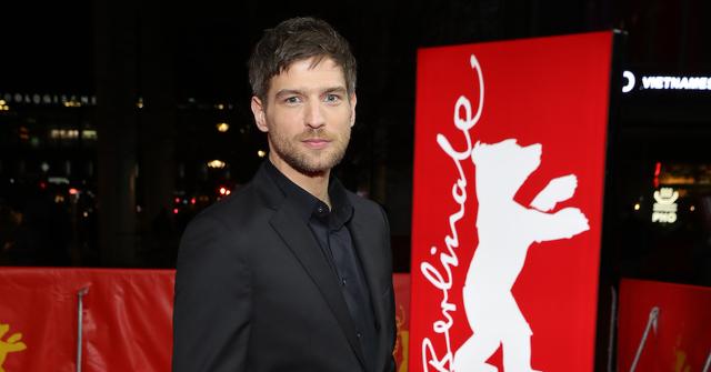 Robert Finster Is Austrian Like Sigmund Freud — Details on the Drama
