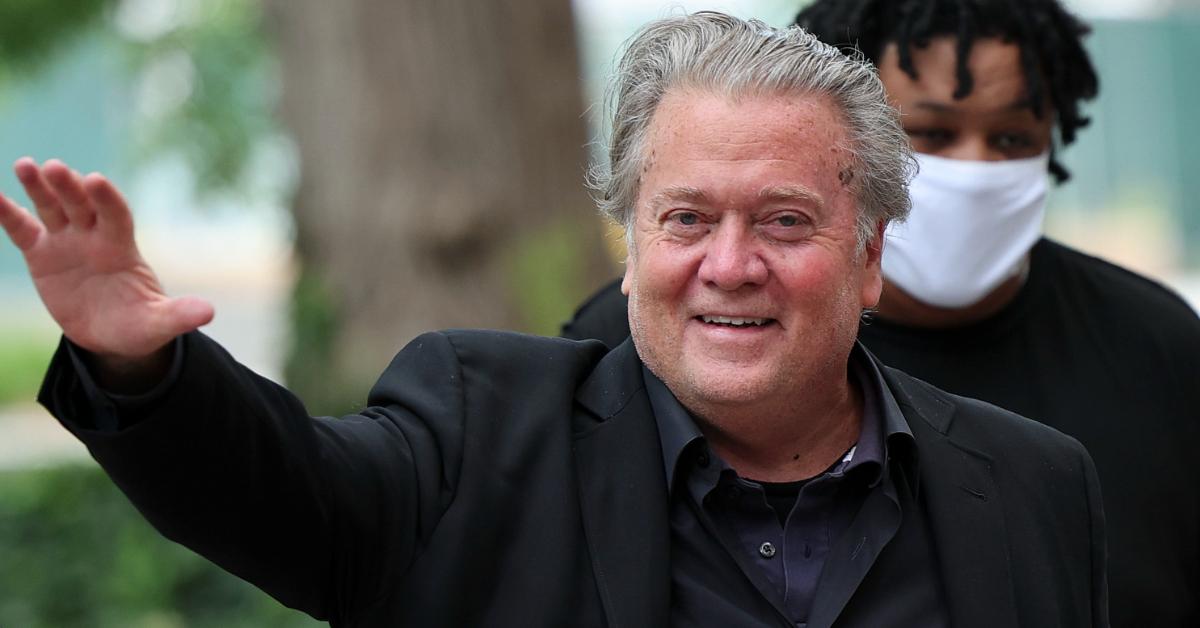 Why Does Steve Bannon Wear so Many Shirts? Details