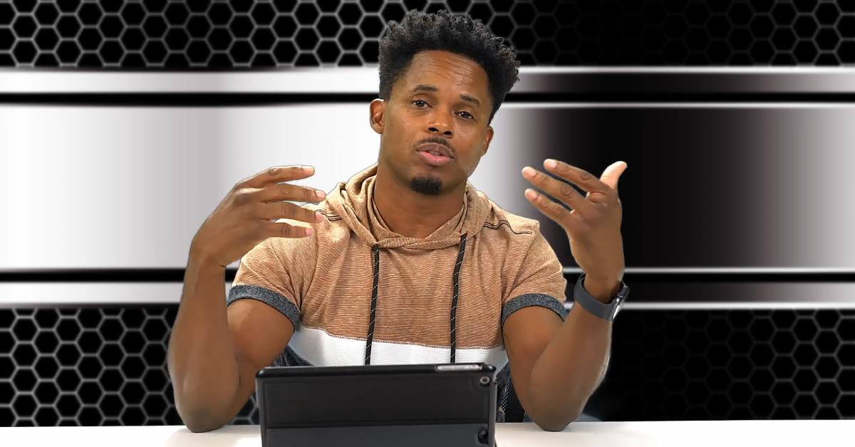 Fans Discover the OG Black Power Ranger Is Missing a Finger