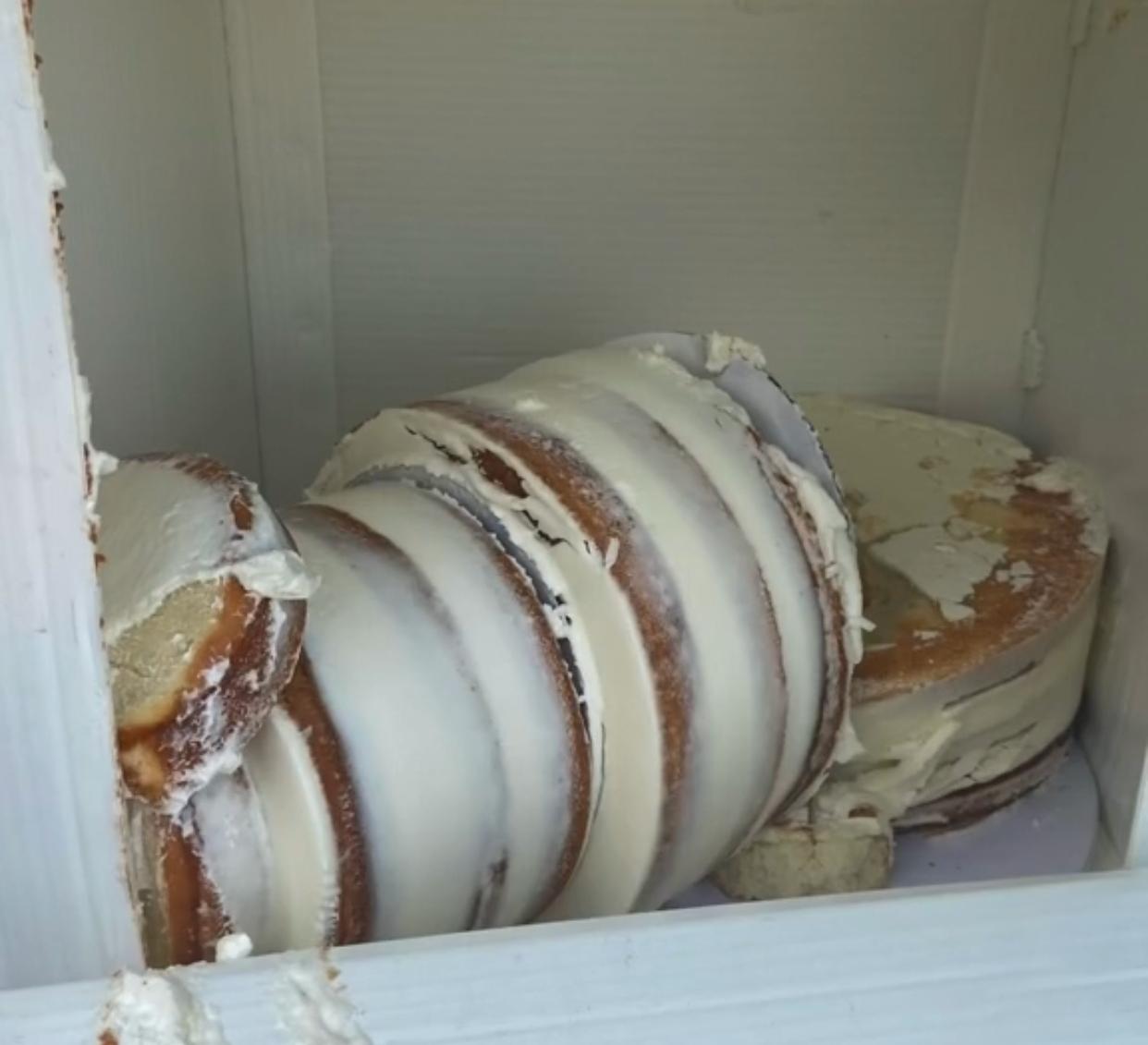 Unlucky Baker's Car and Wedding Cake Stolen in Broad Daylight