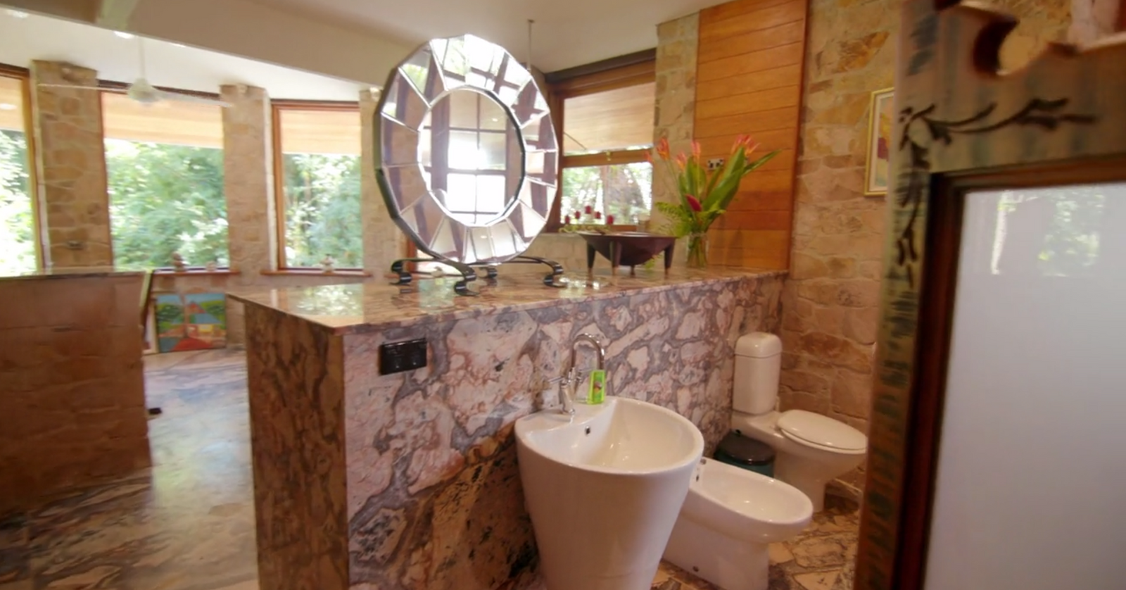 Meet Gene and Sharon from 'Instant Hotel' and Book Their Rental