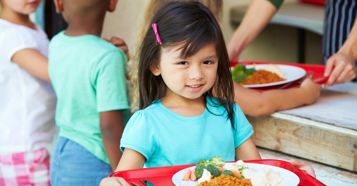 School District Turns Cafeteria Leftovers into Home Meals for Children