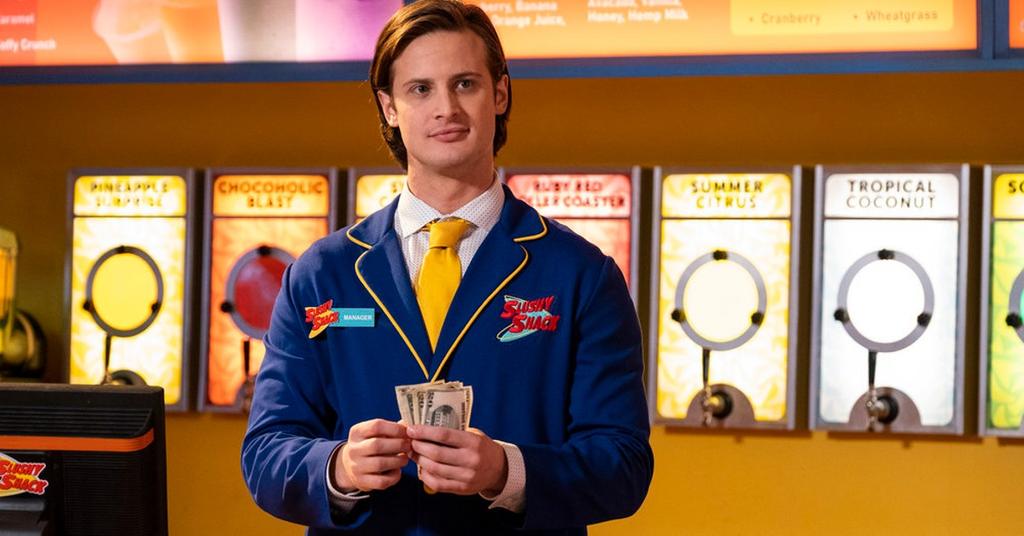 Get to Know the Cast in the SyFy Comedy 'Reginald the Vampire'