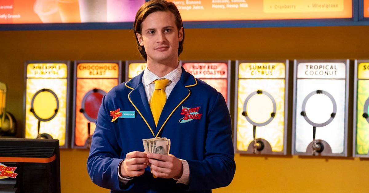 Get to Know the Cast in the SyFy Comedy 'Reginald the Vampire'