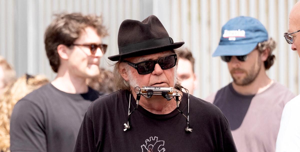 Does Rock Artist Neil Young Have Any Childen?