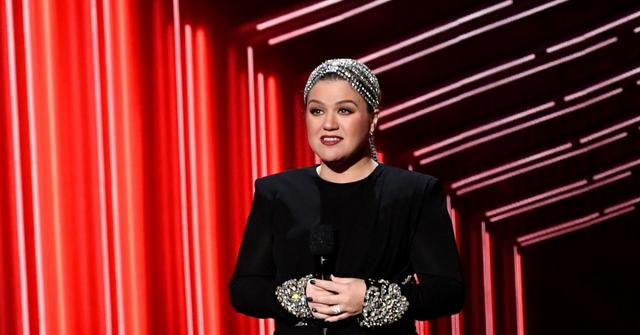Kelly Clarkson's Tattoos: Here's What You Should Know About the Designs