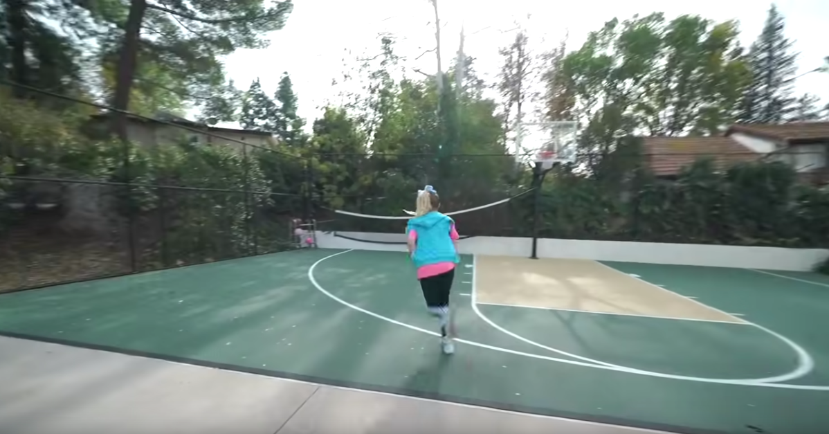 JoJo Siwa's New House Is Truly Insane and Filled With Candy (PHOTOS)