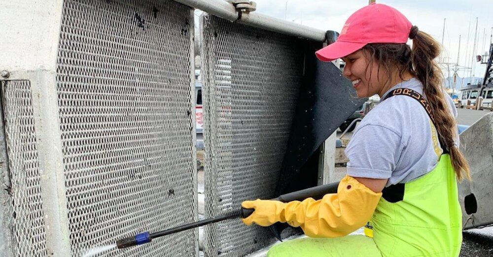 Who Is Maria Dosal on 'Deadliest Catch'? The Female Deckhand Is a Total ...