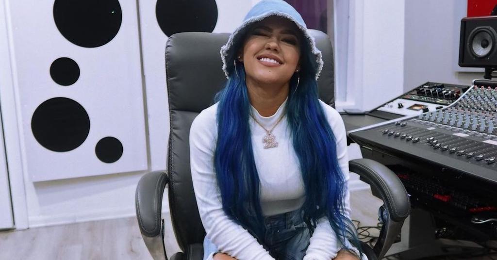 Who Is Nesi? You Might Know the Freestyle Artist From "Yo Perreo Sola"