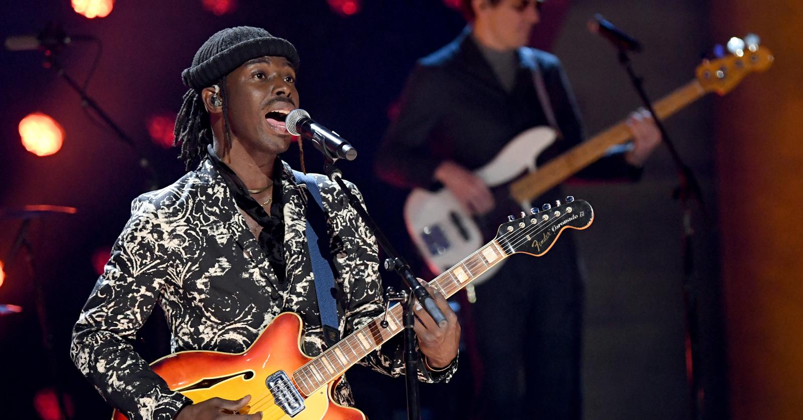 Why Do Singers Wear Earpieces? Here's the Surprising Reason