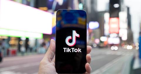 What Does STEM Mean on TikTok? Explaining the Feed