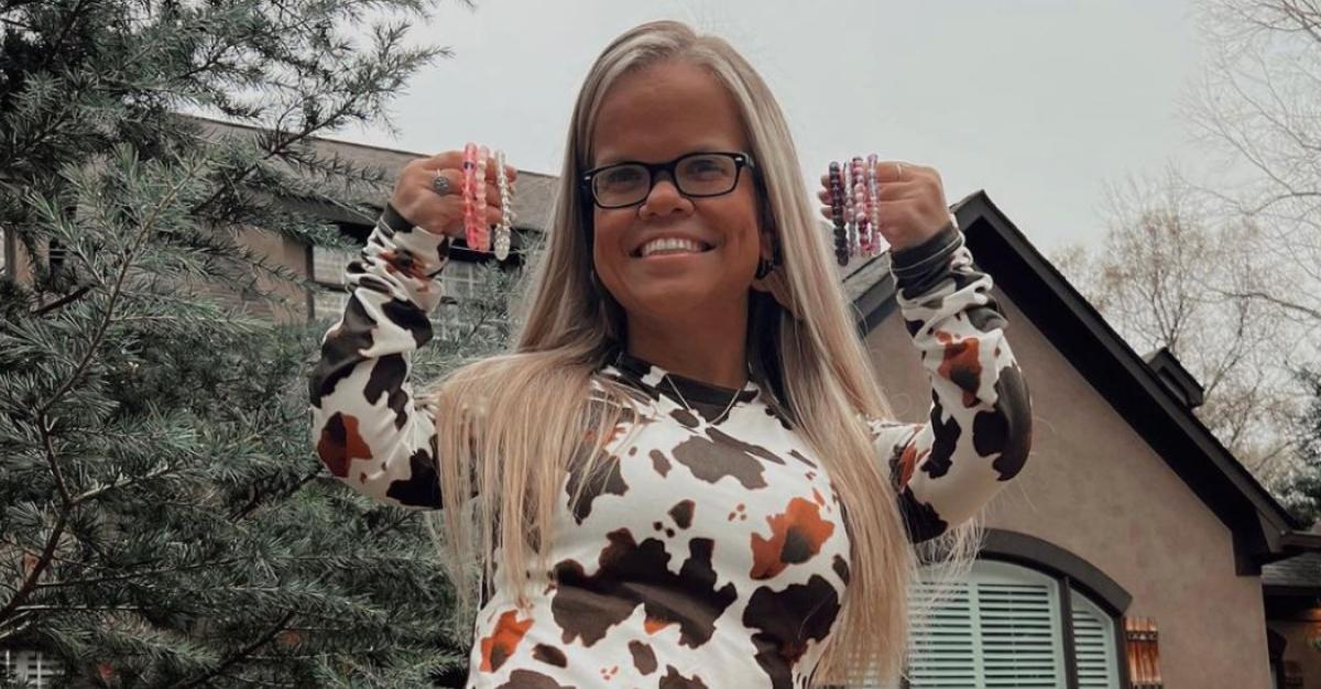 ‘7 Little Johnstons' — Details on Anna's Jewelry Business