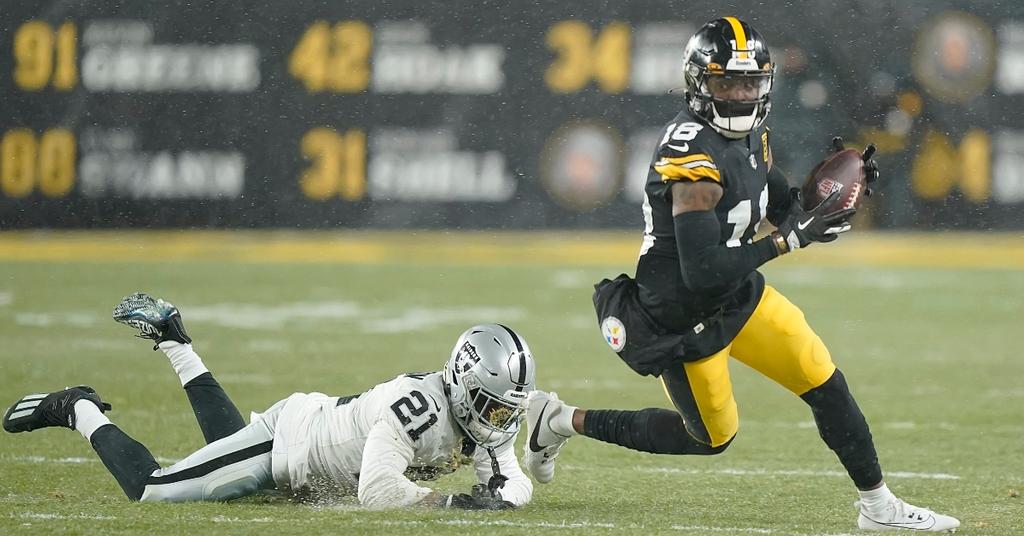 Here's Why the Steelers Only Have One Logo on Their Helmets