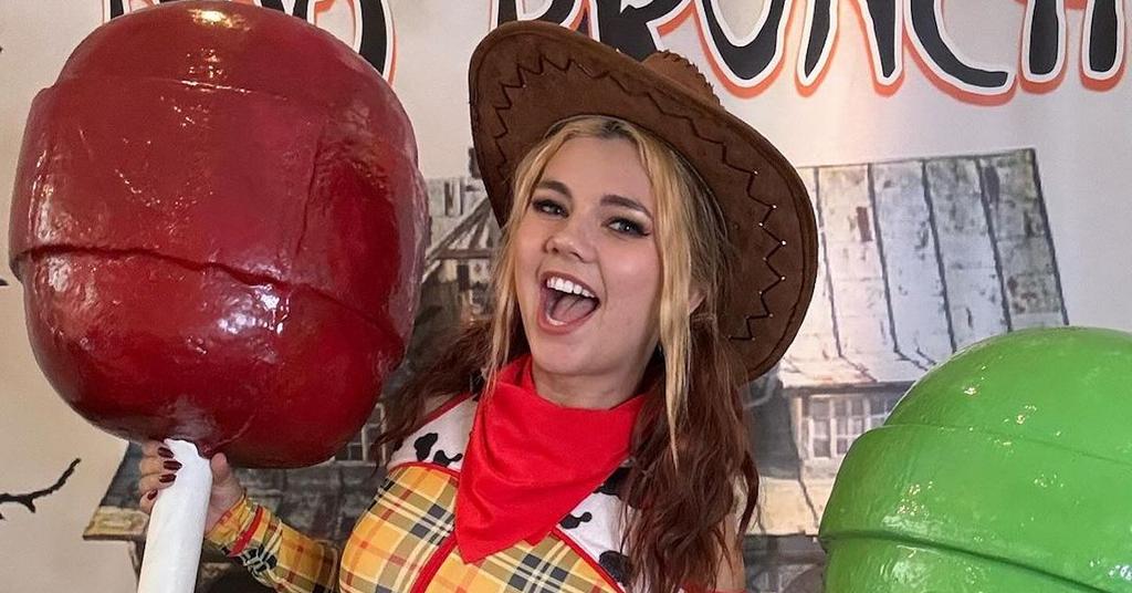 Distracted With... Cosplay Influencer Dare Taylor (EXCLUSIVE)