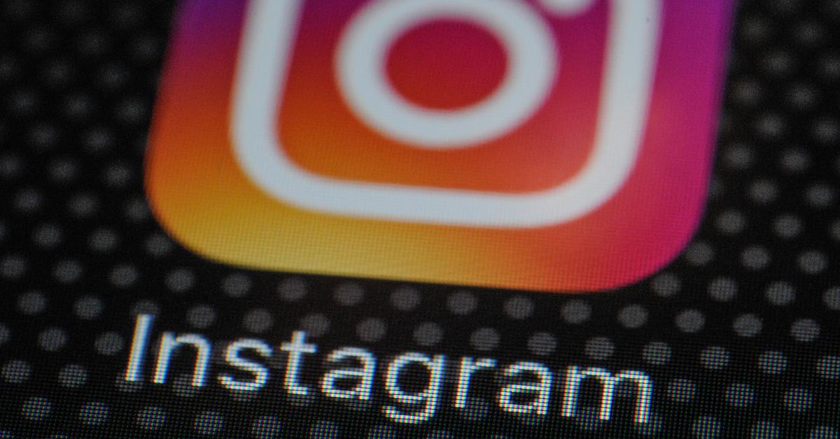 Here's How to Get Instagram Dark Mode — Details