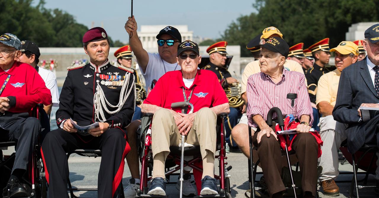 Video Captures Veterans Returning Home From an Honor Flight