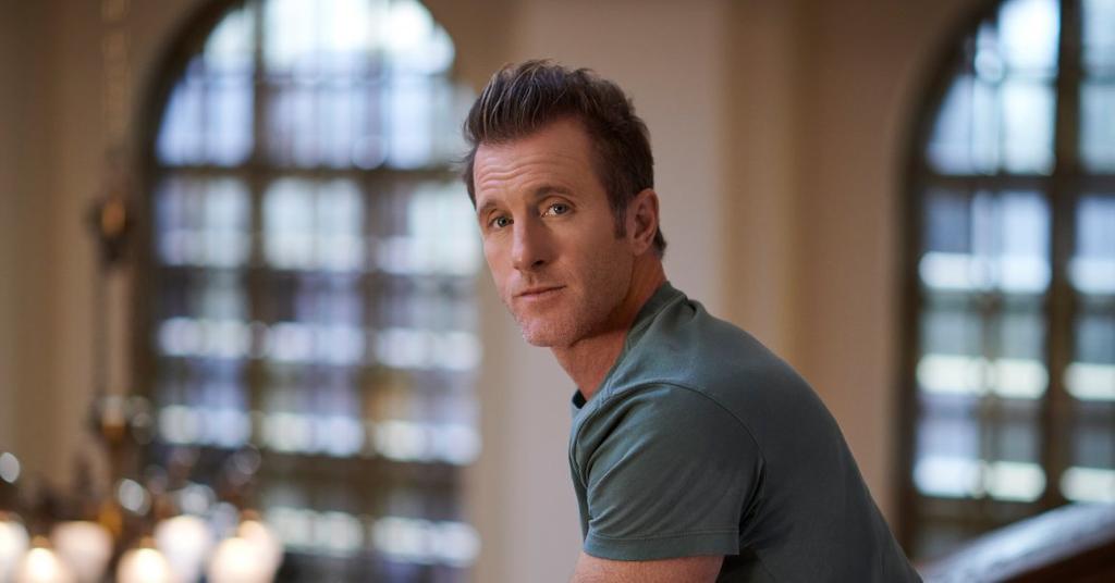 Is Scott Caan Married?