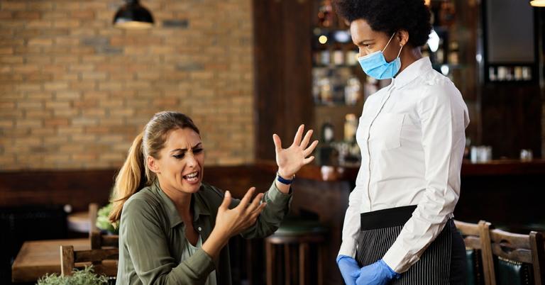 Server Shades Customer For Scathing Review in Viral Video